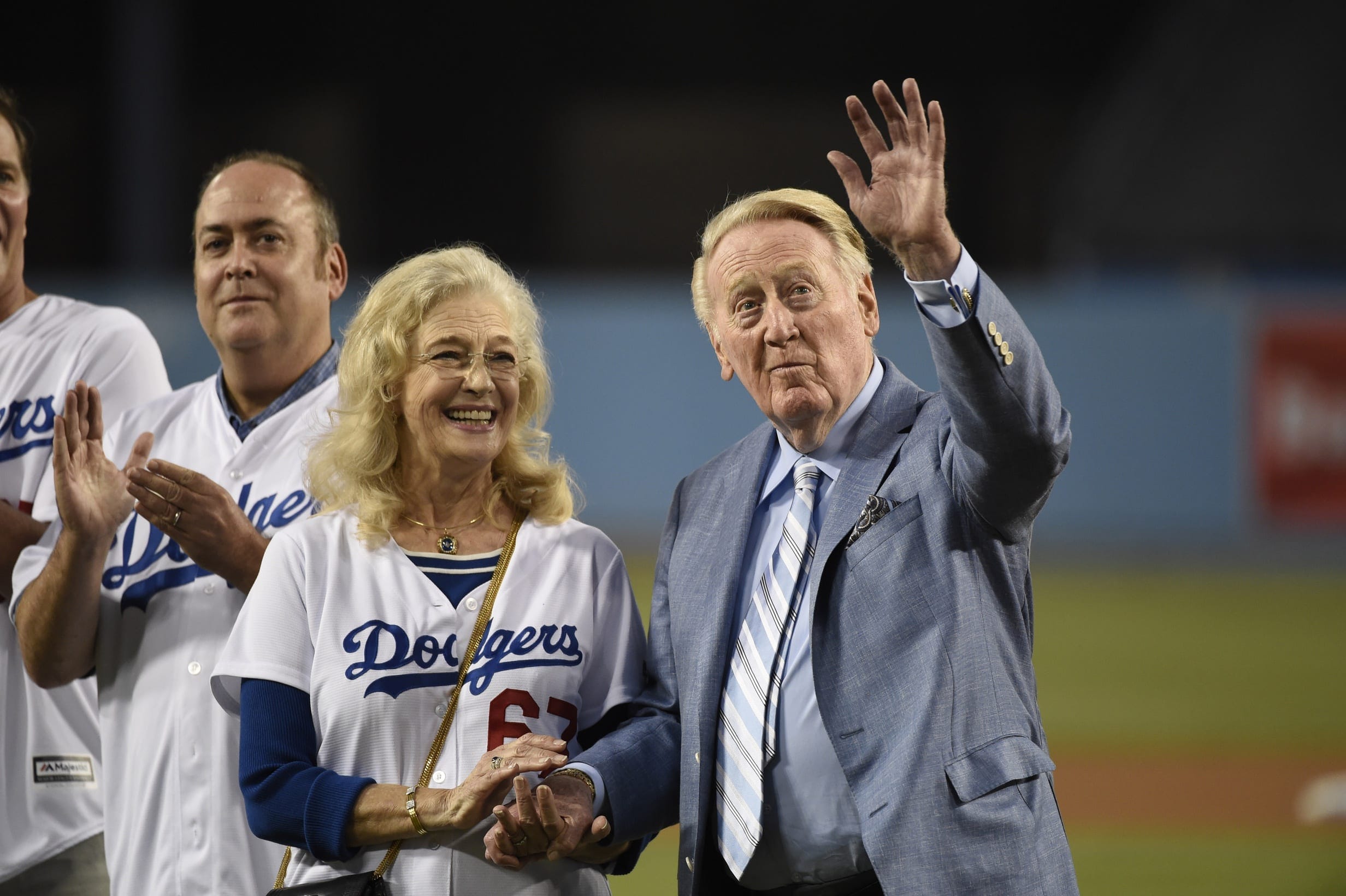 Dodgers Video: Vin Scully Credits Wife For His Success
