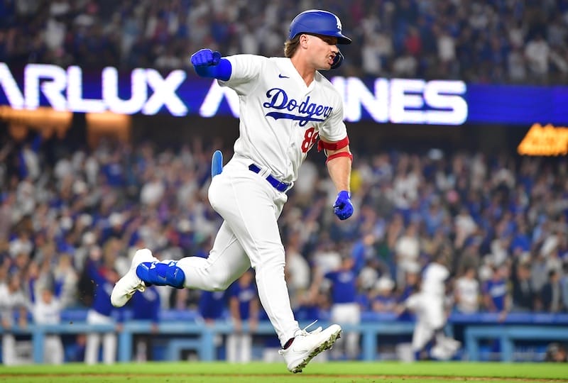 Kimberly Williams-Paisley And Brad Paisley Receive Impact Award From ...