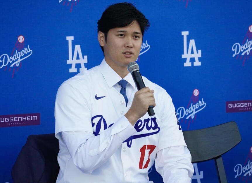 Diamondbacks Owner Critical Of Attention Given To Dodgers Signing ...